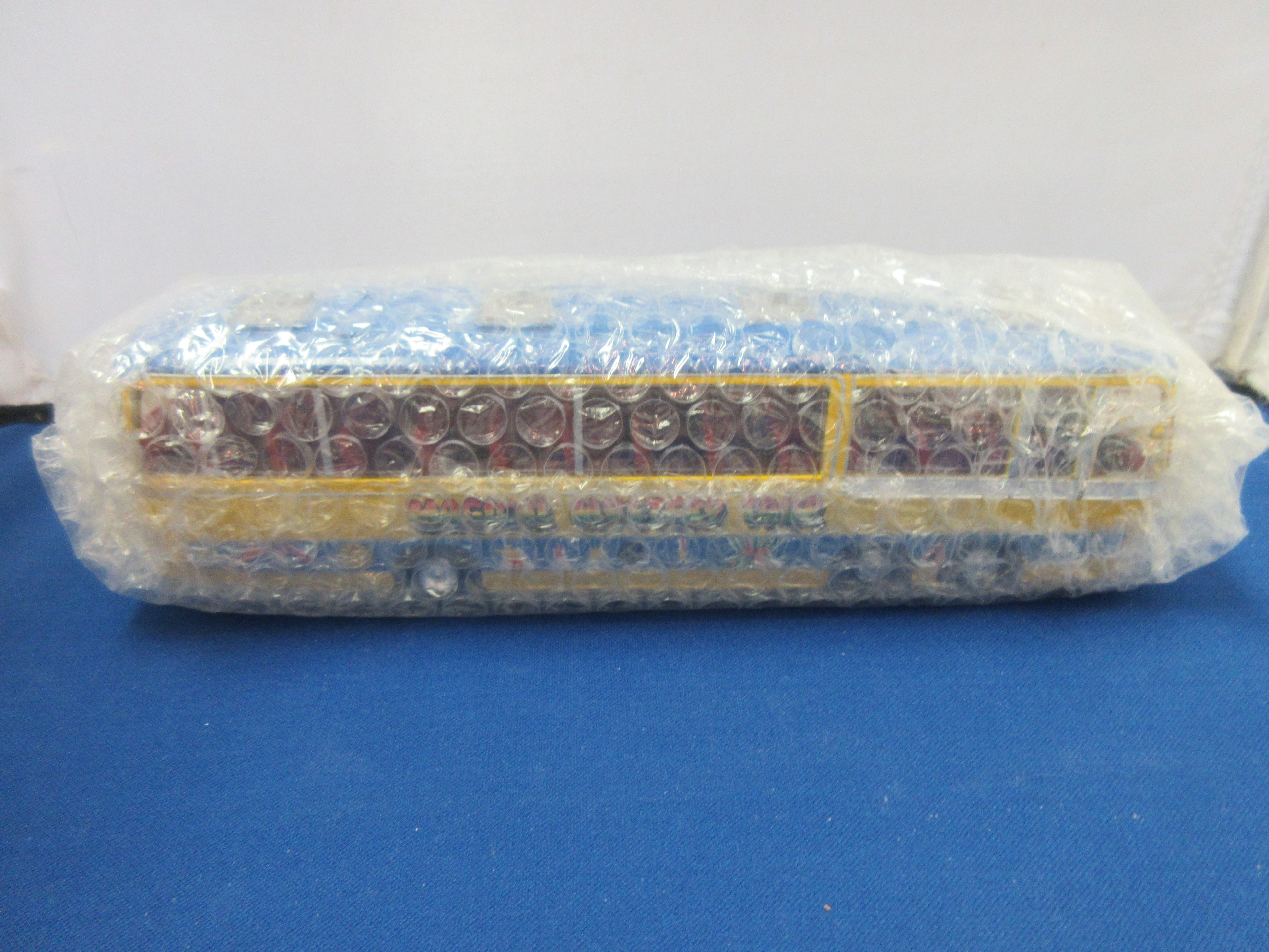 Beatles Mystery Tour bus – Crowemag Toys