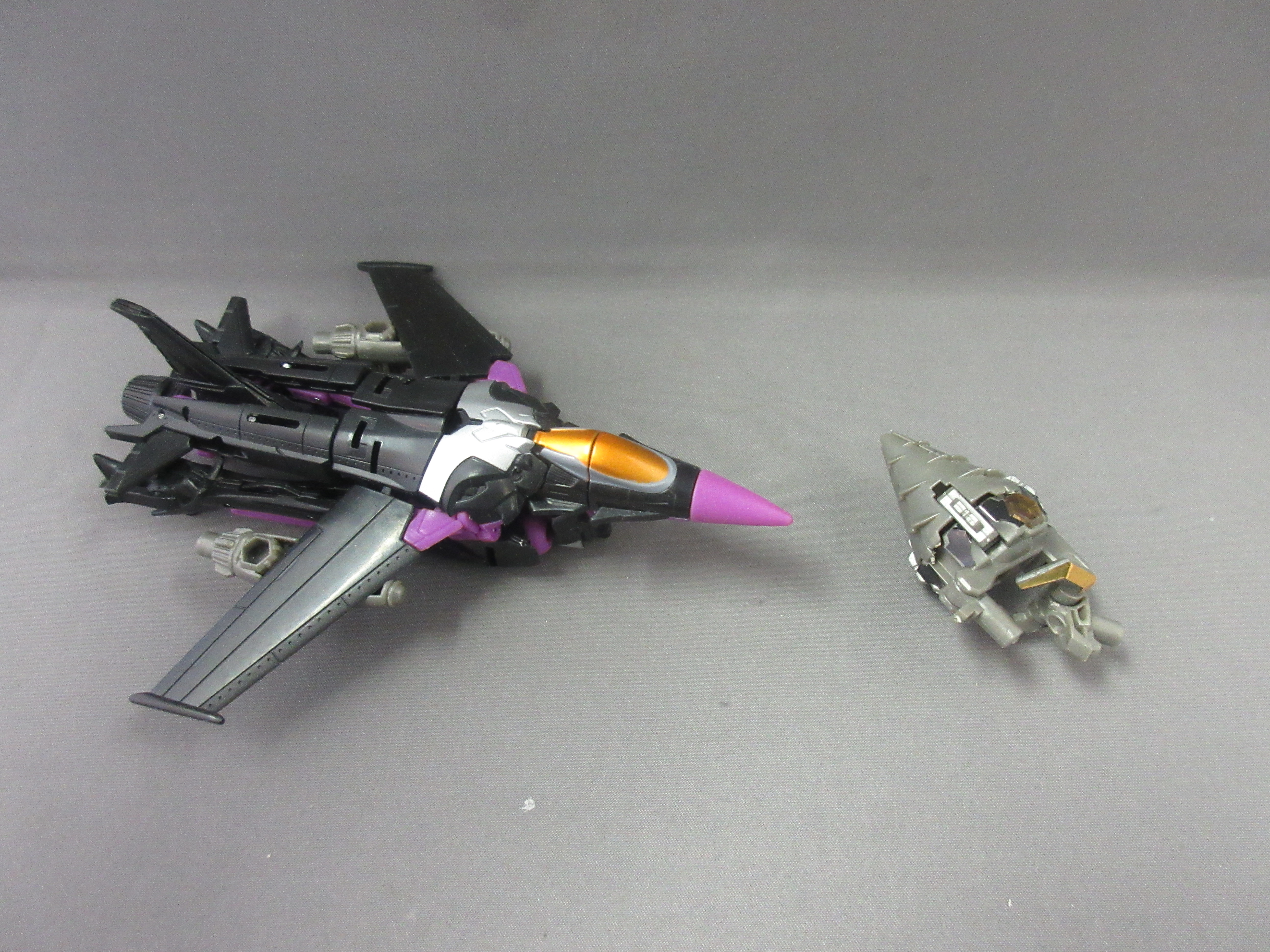 Prime Skywarp (Japan) – Crowemag Toys