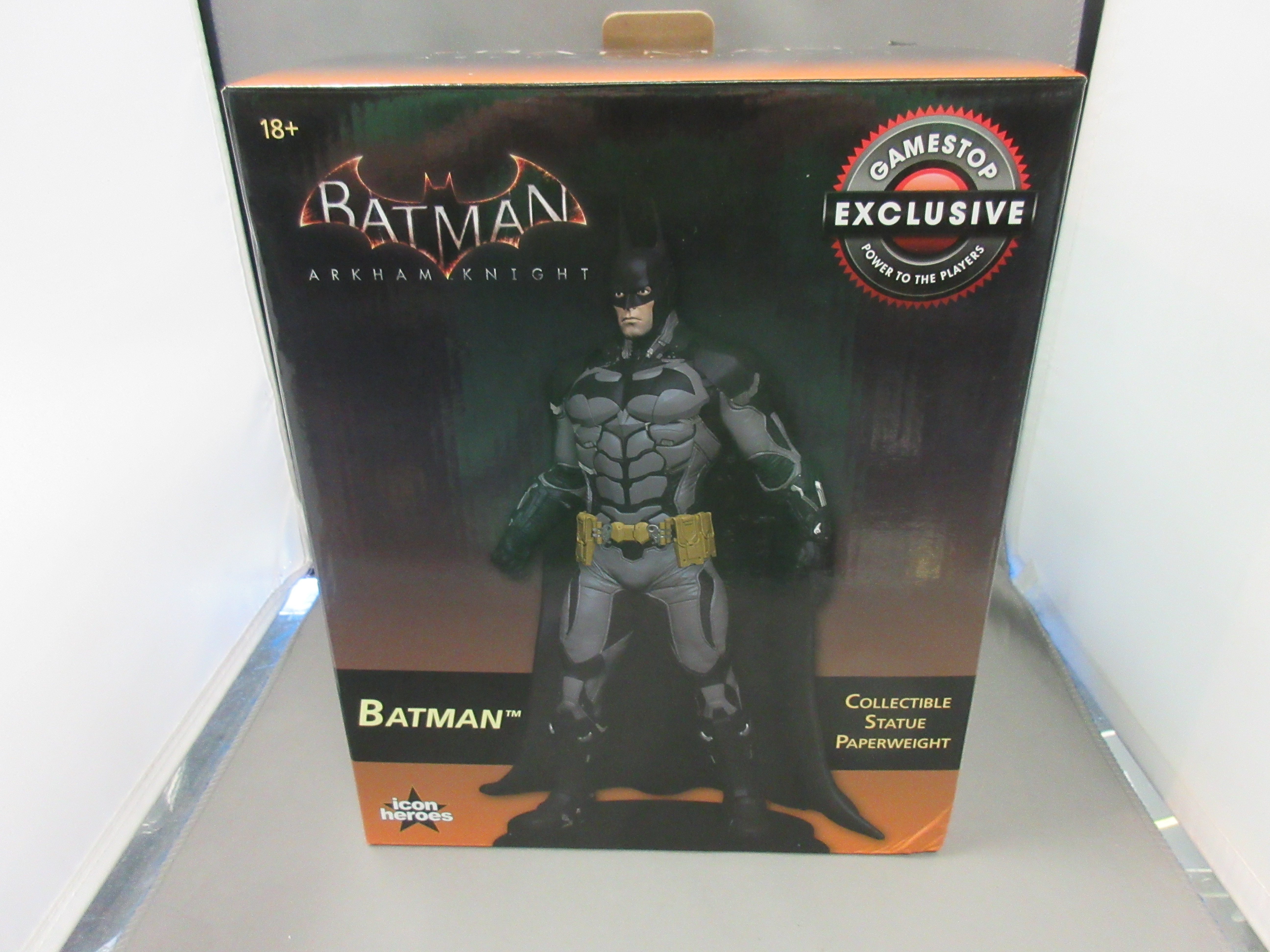 Gamestop Exclusive Arkham Knight Batman Statue Paperweight – Crowemag Toys