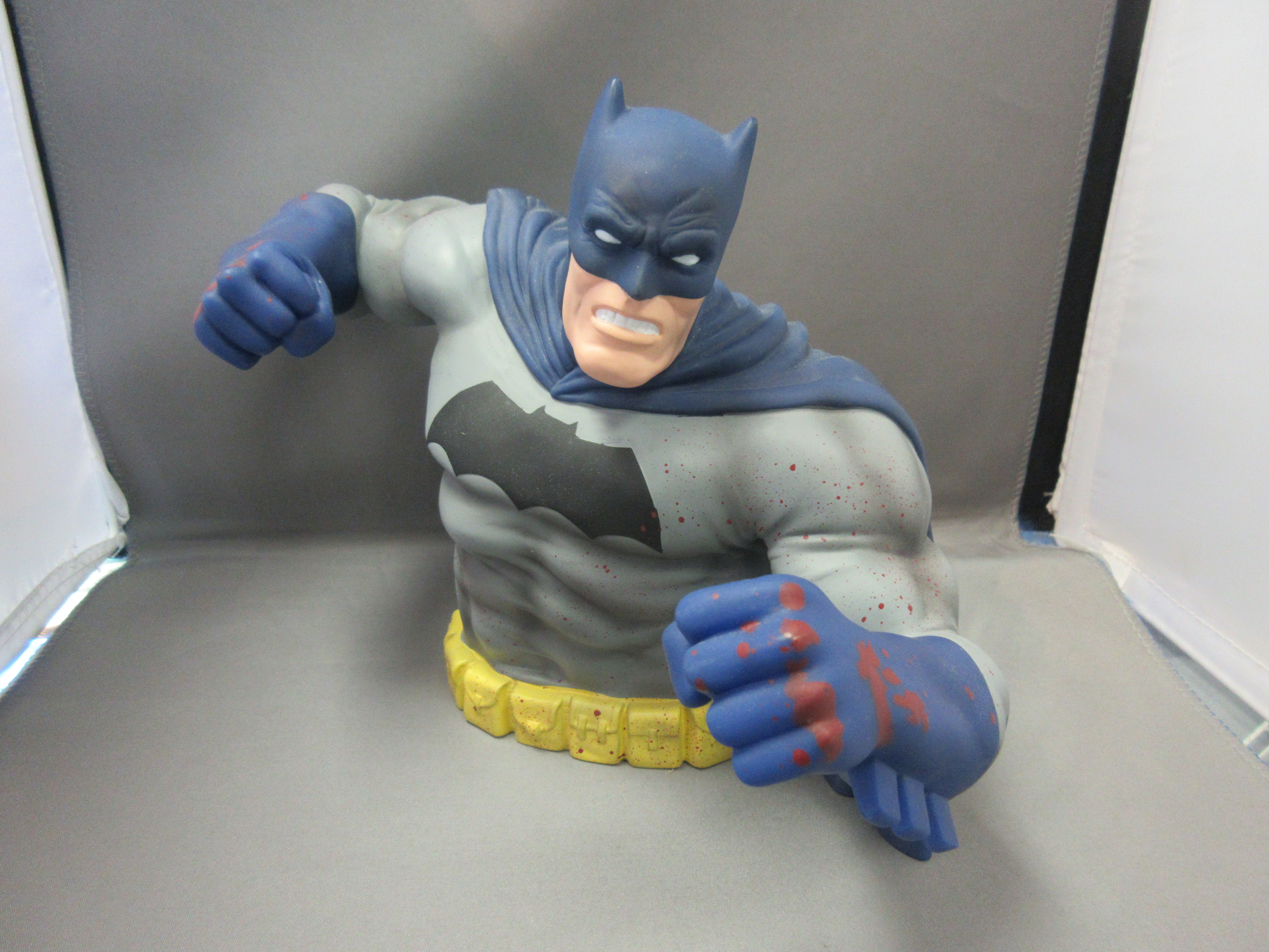 SDCC Batman Bank Bloody Version – Crowemag Toys