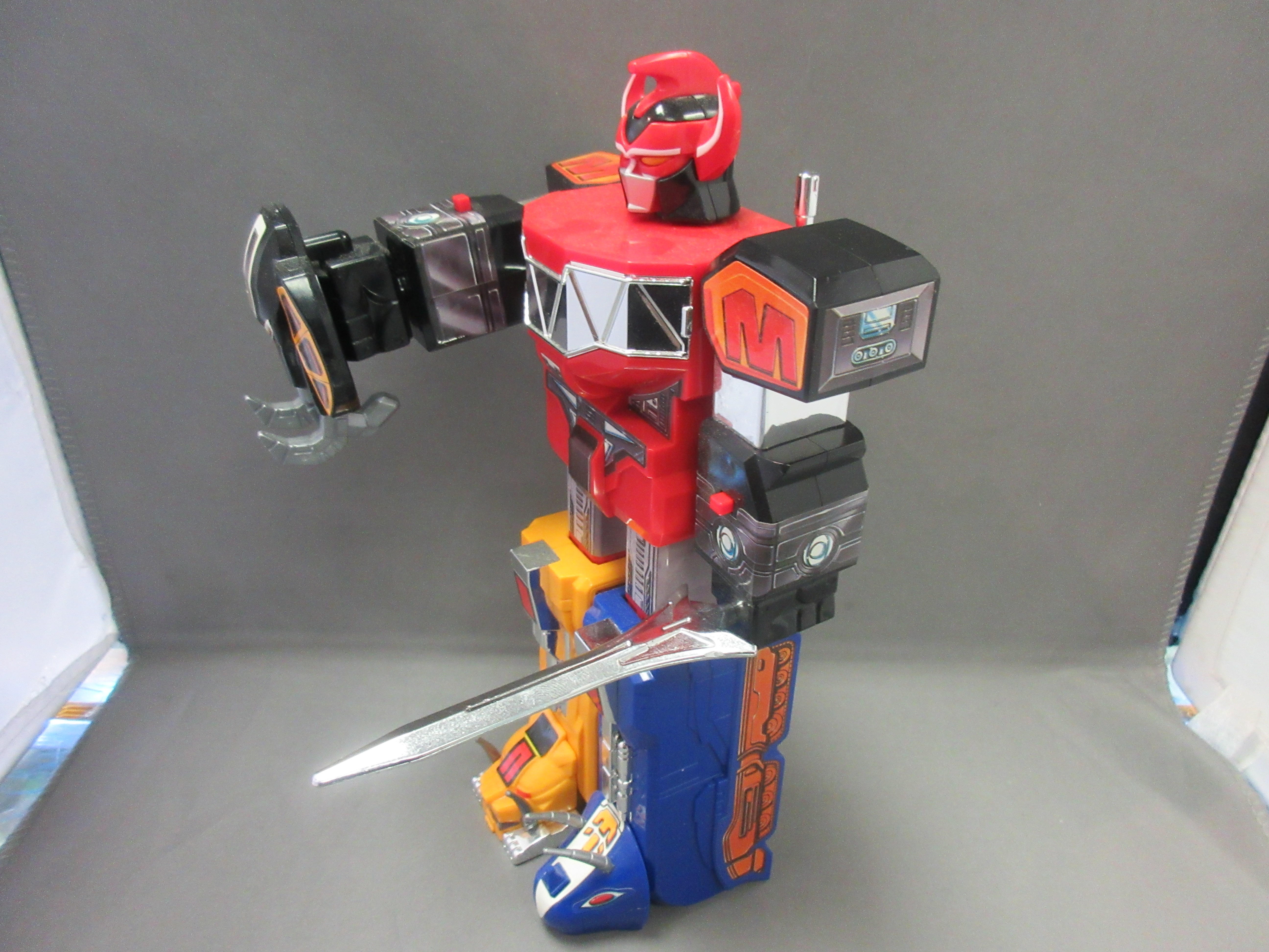 8″ Megazord – Crowemag Toys