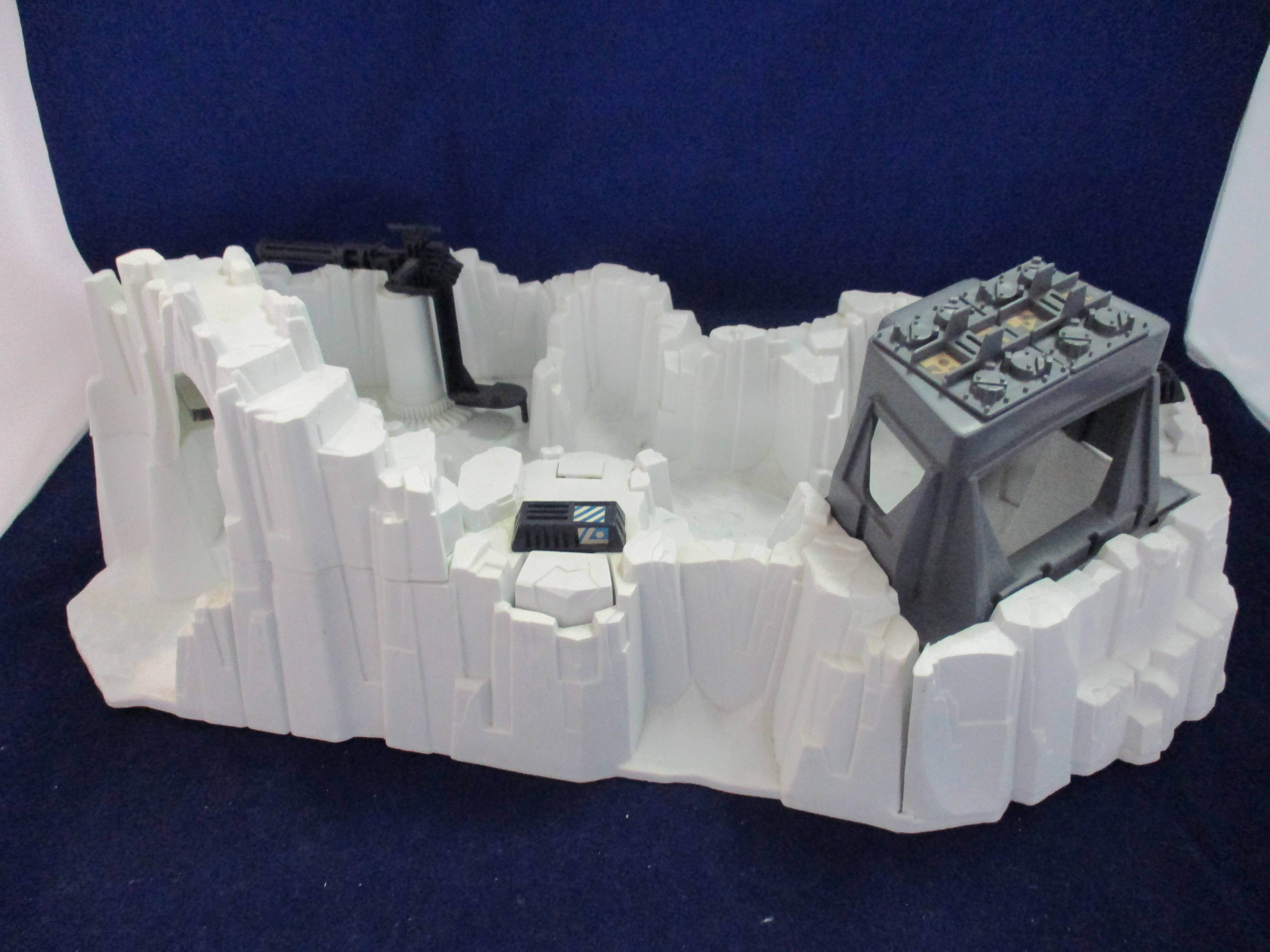 Kenner Hoth Imperial Base – Crowemag Toys