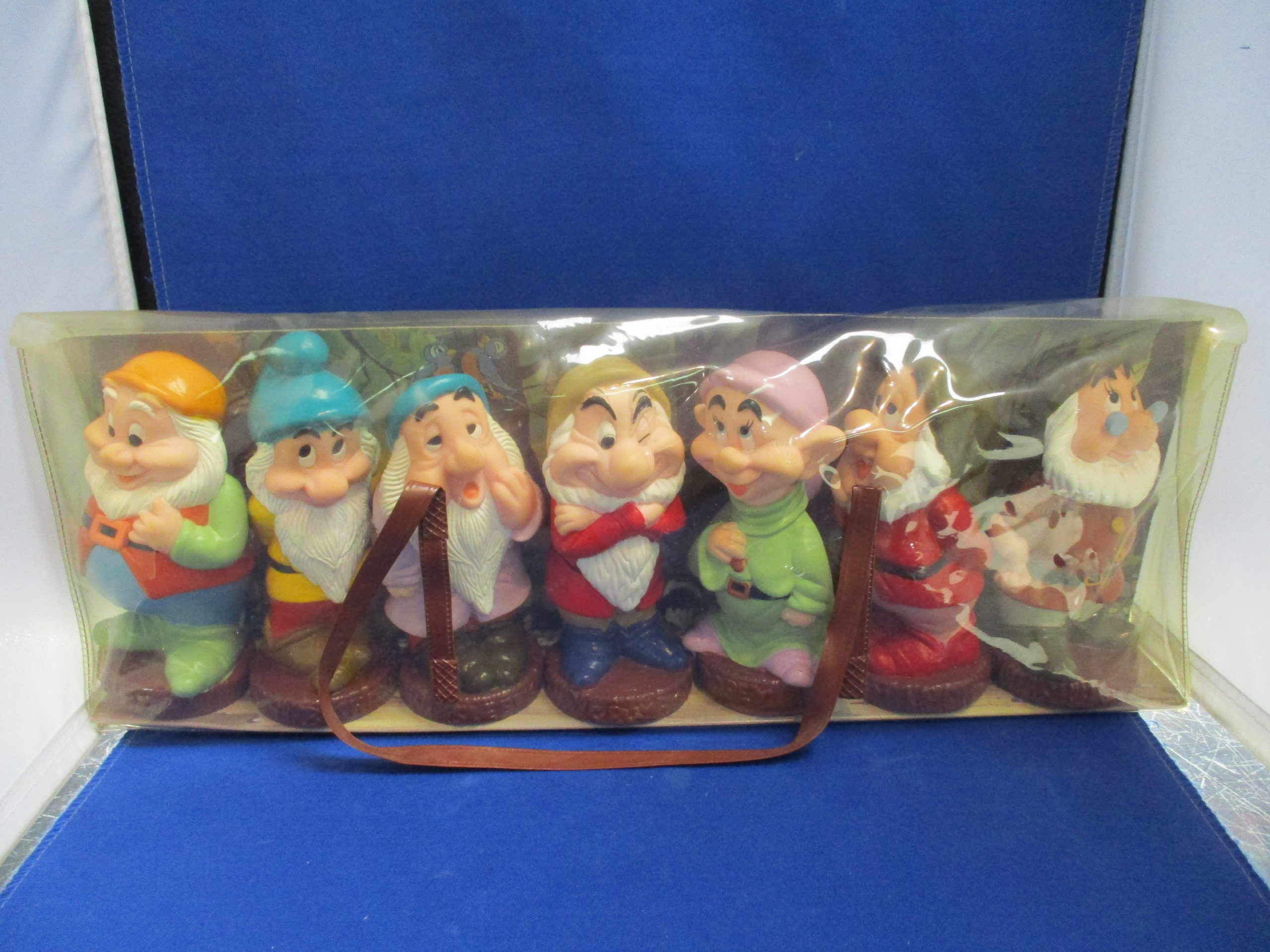 Disney 7 Seven Dwarfs Rubber Figures Set 5″ Lot – Crowemag Toys