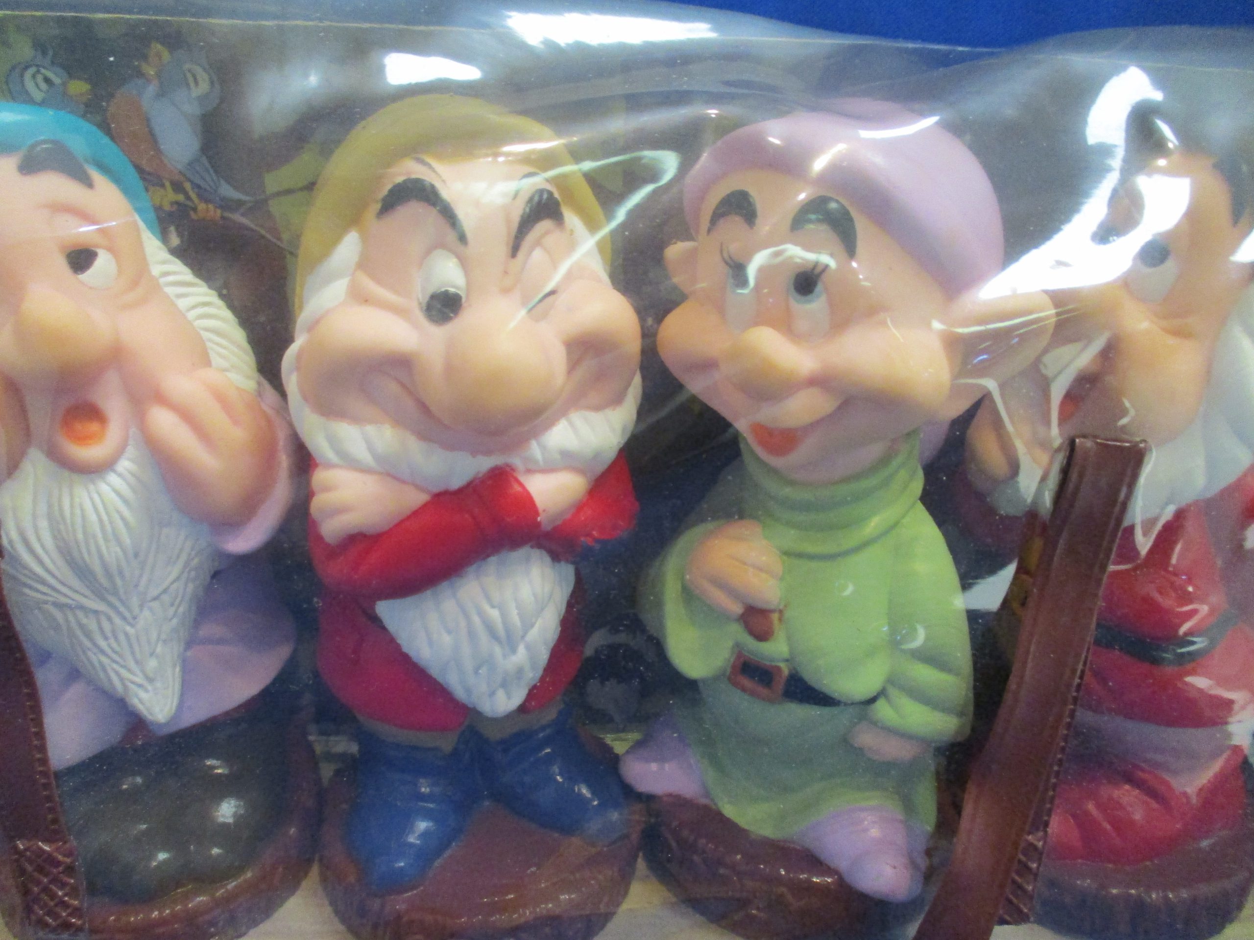 Disney 7 Seven Dwarfs Rubber Figures Set 5″ Lot – Crowemag Toys