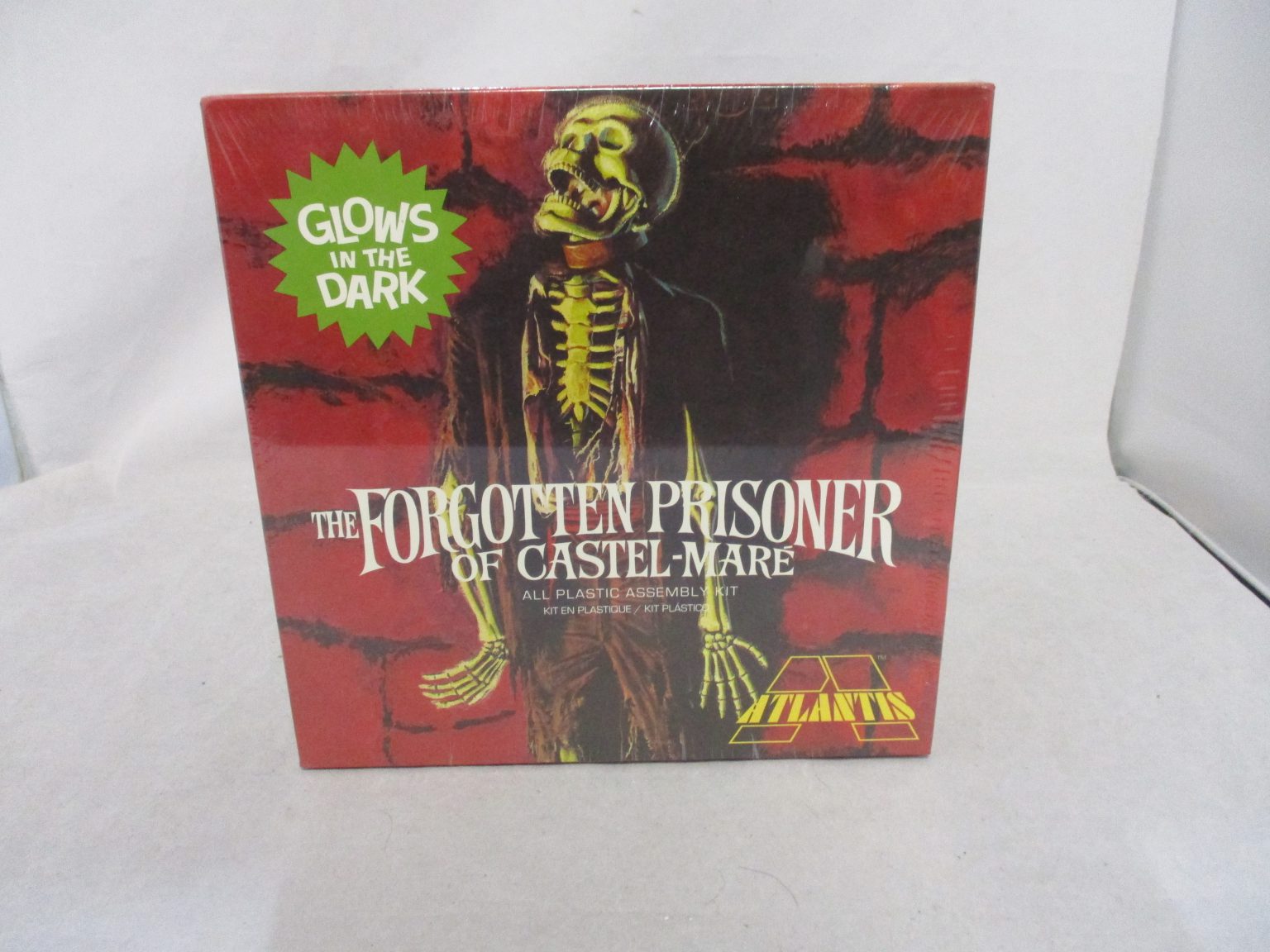 Atlantis Toy and Hobby The Forgotten Prisoner of Castel-Mare Model Kit ...