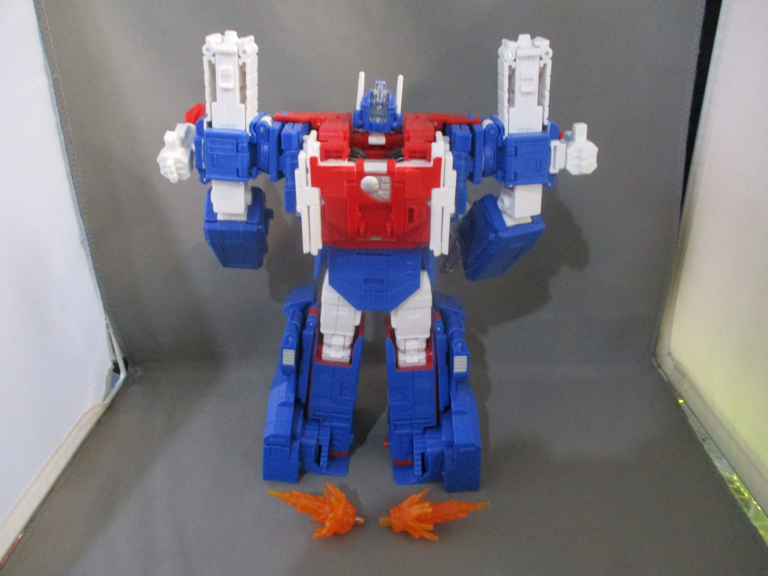 Transformers Studio Series 86 Ultra Magnus – Crowemag Toys