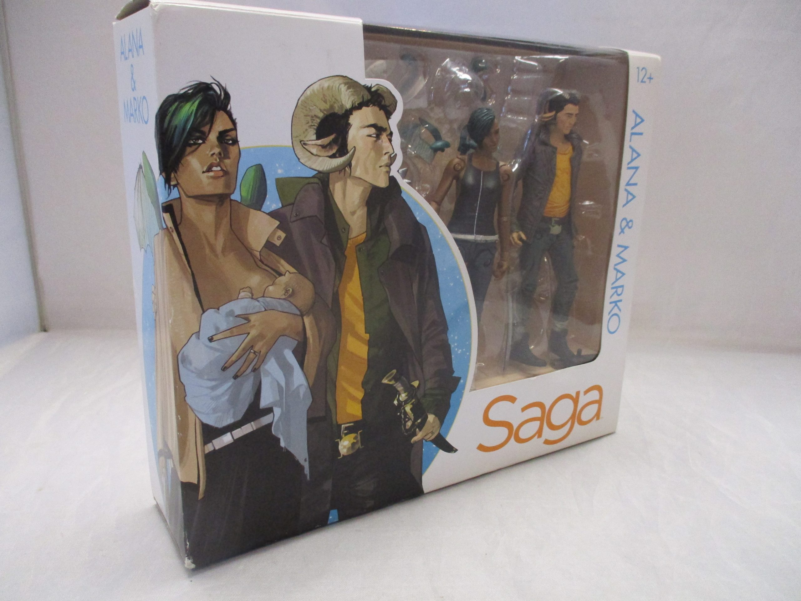 Skybound Exclusive Saga Alana and Marko – Crowemag Toys