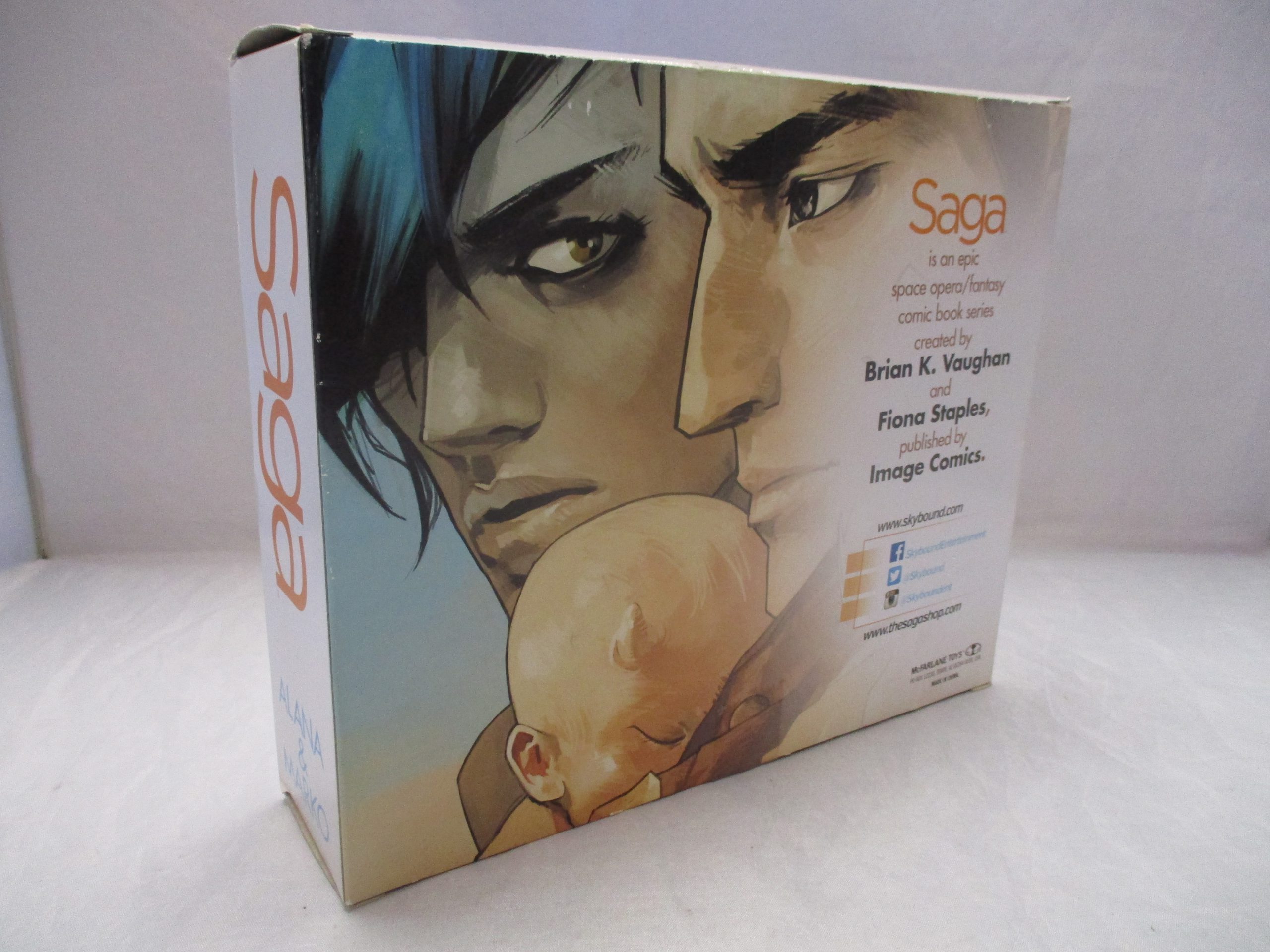 Skybound Exclusive Saga Alana and Marko – Crowemag Toys