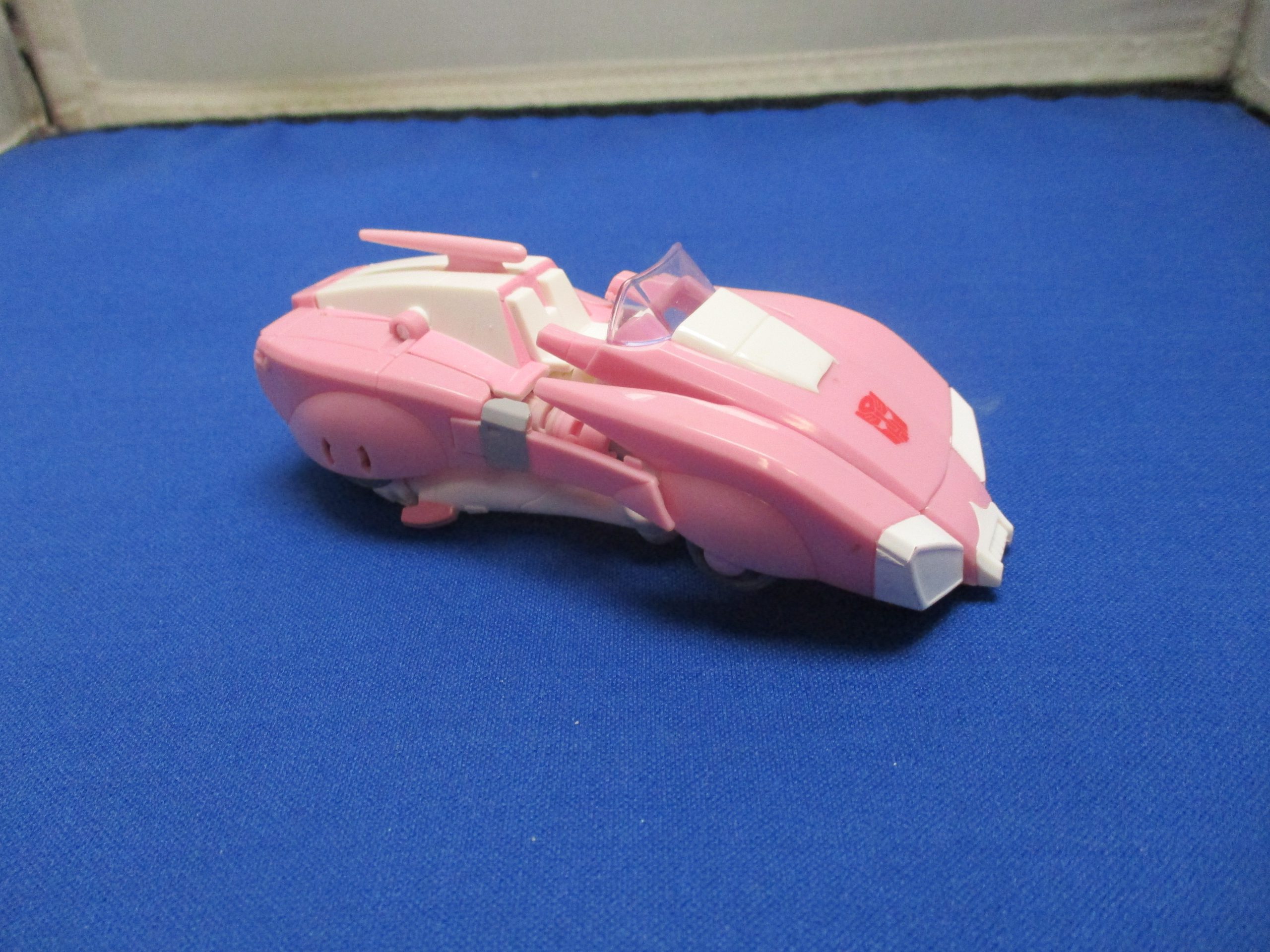 TFS Studio Series 86 Arcee – Crowemag Toys