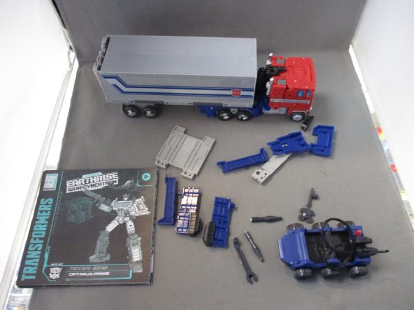 Transformers WFC Earthrise Optimus Prime with upgrade kit – Crowemag Toys